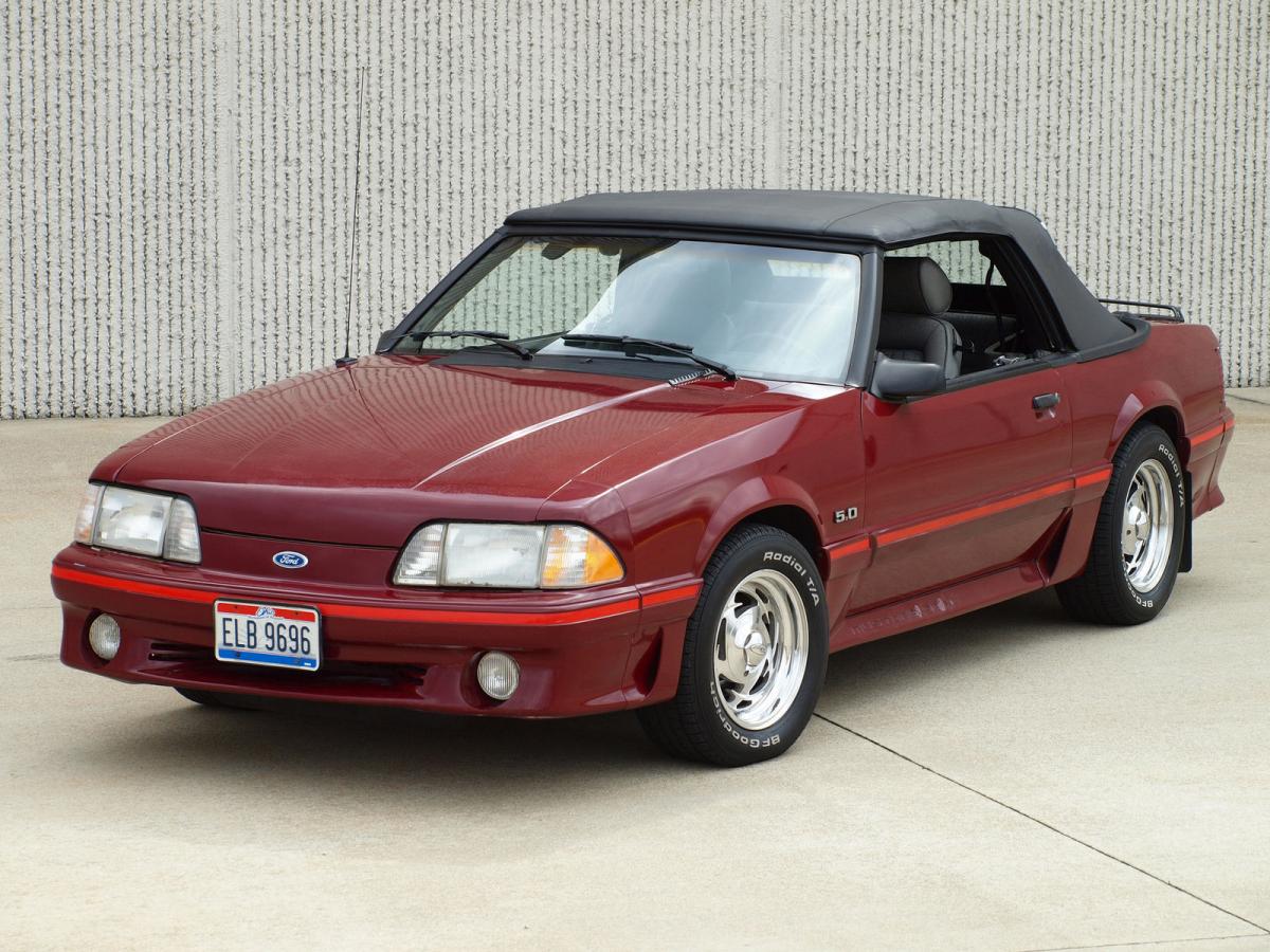 Ford Mustang technical specifications and fuel economy